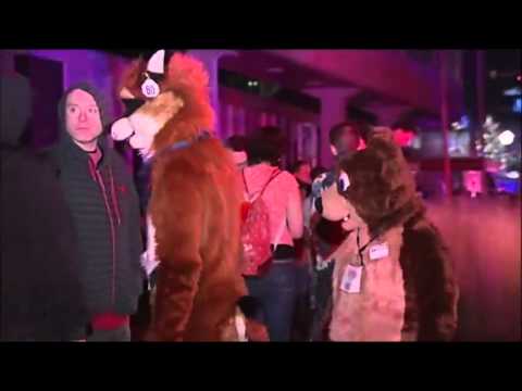 CHLORINE GAS LEAK SICKENS 19 AT FURRY CONVENTION