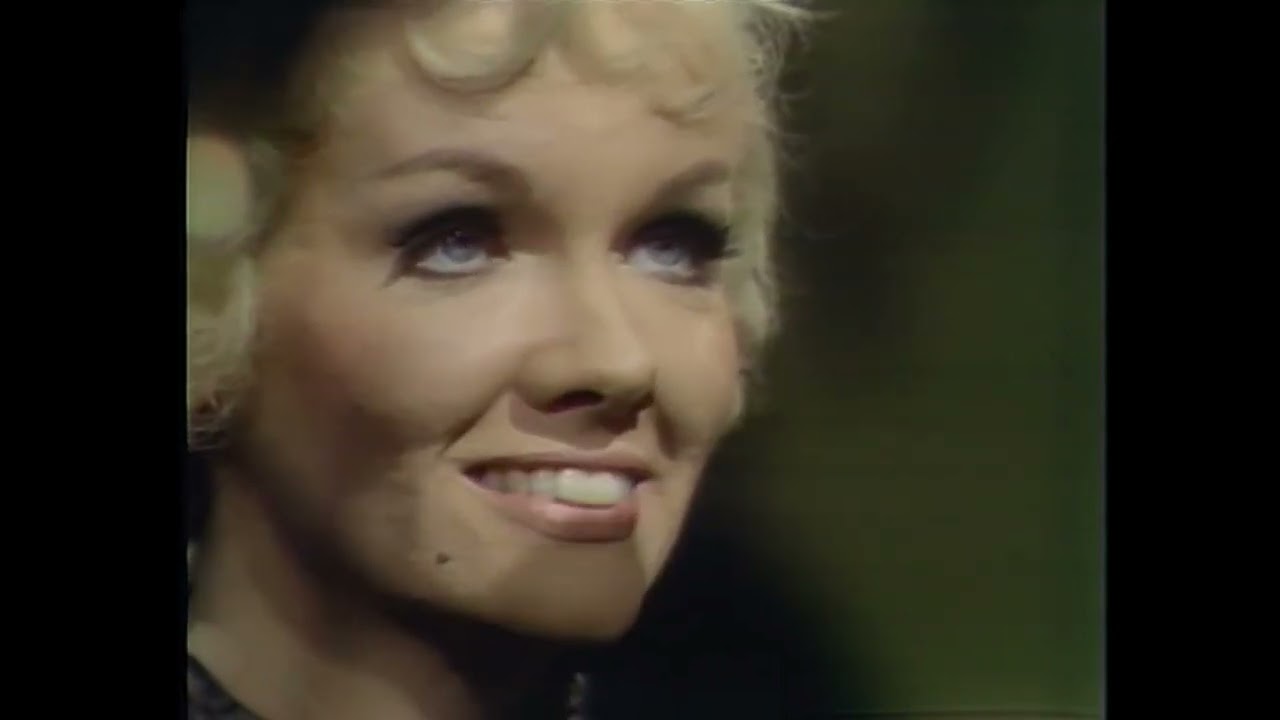 NEW Dark Shadows Back to 1897 - Laura's Connection to 1795 - YouTube