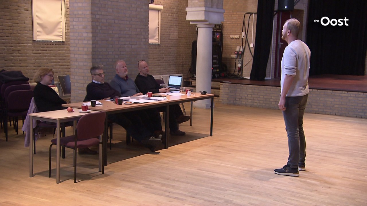 Amateurs doen auditie voor musical Het Verzet Kraakt - YouTube