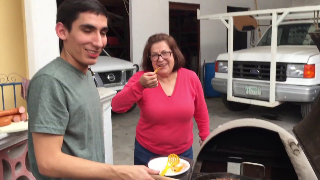 HOW TO COOK CHISTORRA // Diana Rdz ft. Jose Adrian Rdz - YouTube