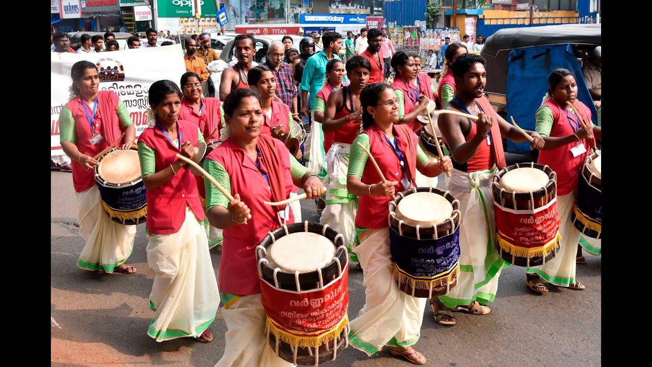Varnamudra Kudumbasree Ladies Singari Melam With Amazing Dance ! MUST ...