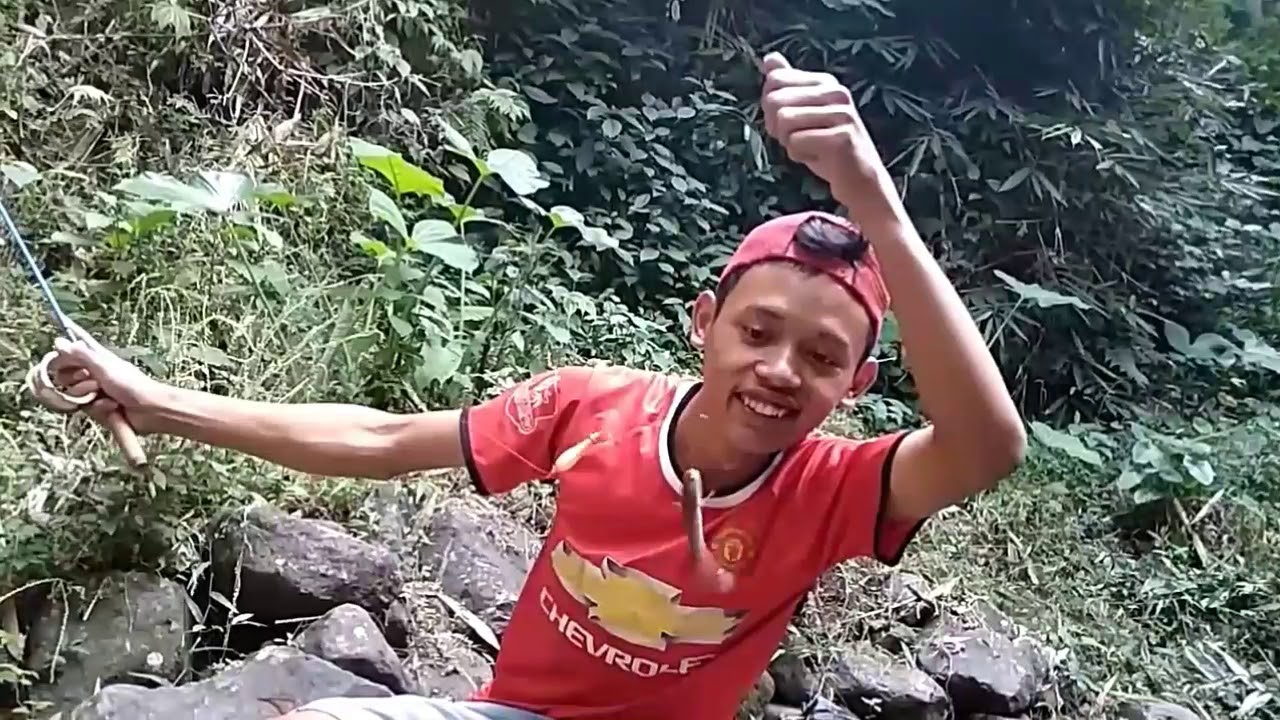 Heboh mancing di curug muncar - YouTube