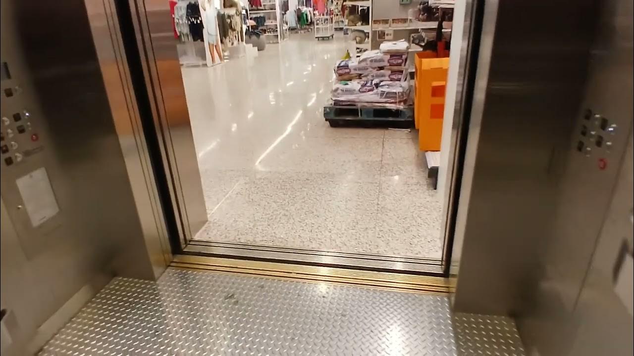 Mongrain hydraulic elevators at Target at the CCC mall (Yonkers, NY) - YouTube
