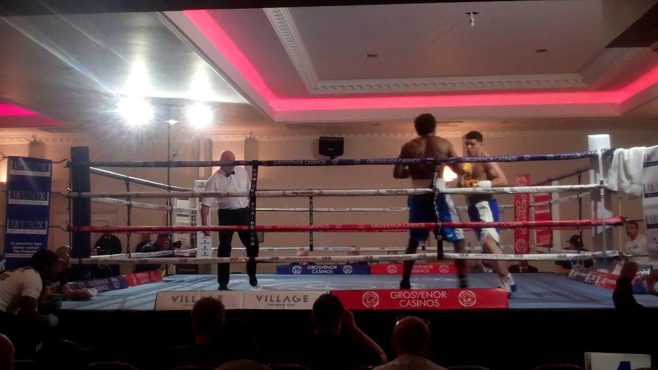 Luke Heron vs. Simone Lucas - YouTube