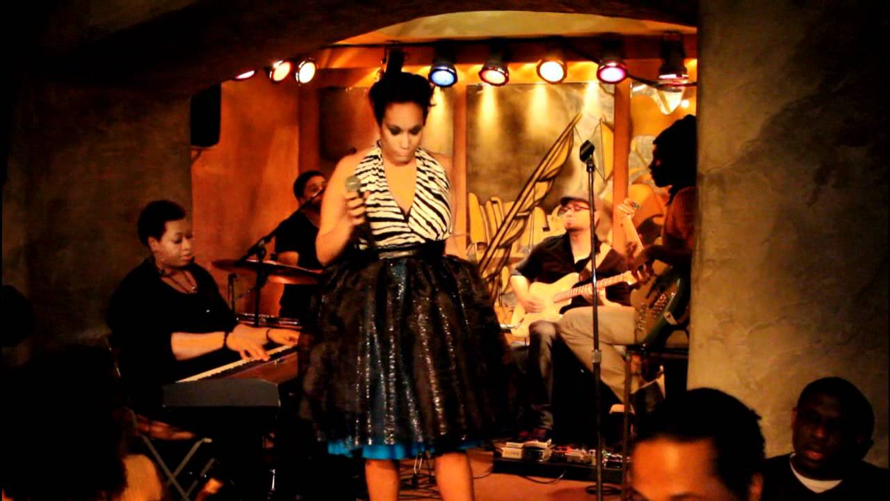 It's A Man's World Melissa Musique Live - YouTube
