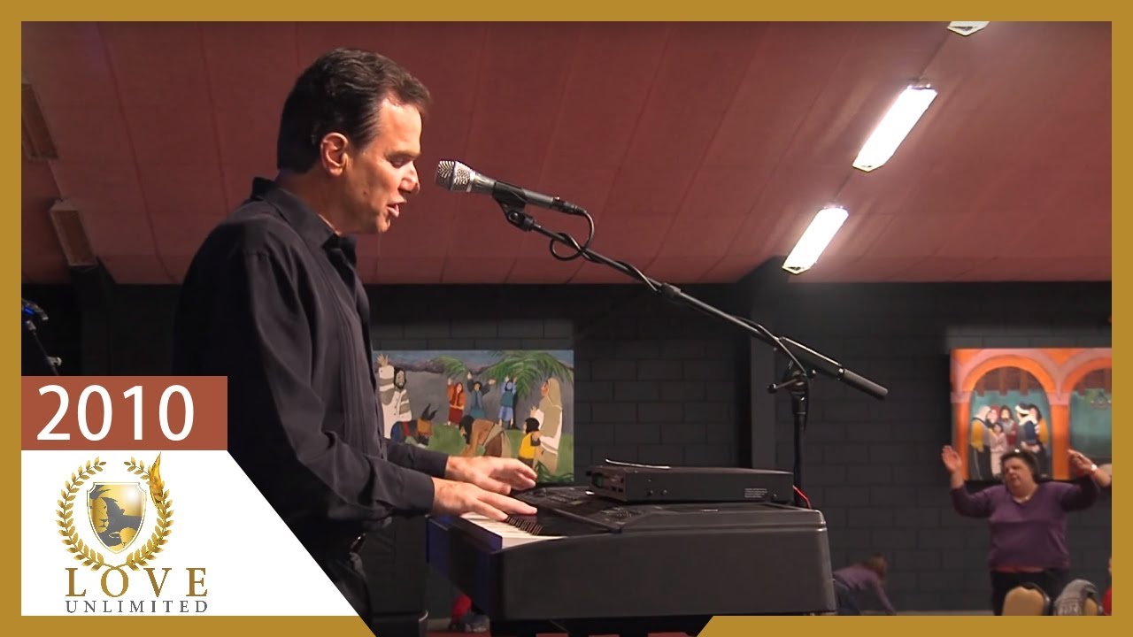 Blessing and honor // Terry MacAlmon // Heart of Worship 2010 - YouTube