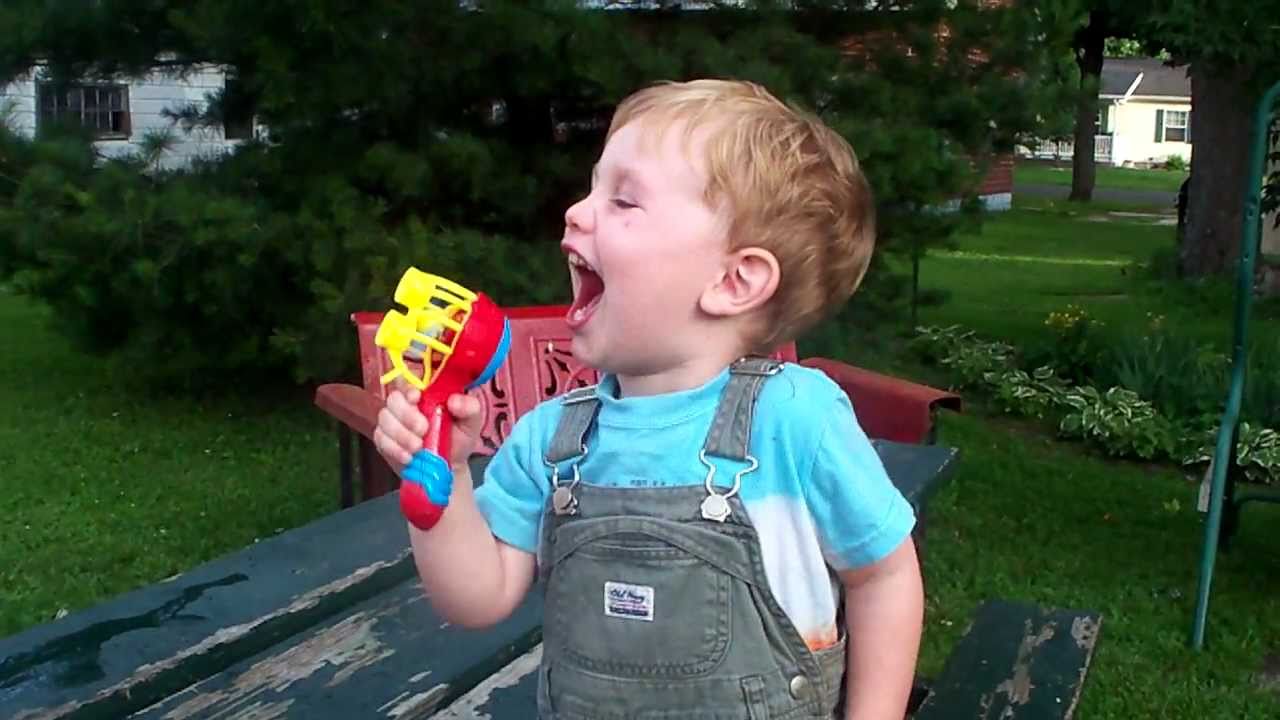 giggle box (too cute) - YouTube