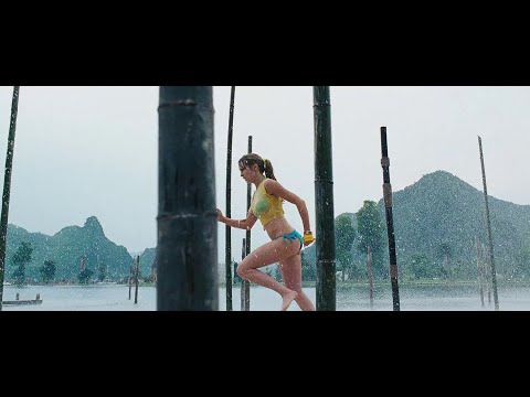 Super hot sexy bikini girls fighting under rain  - DOA 2006