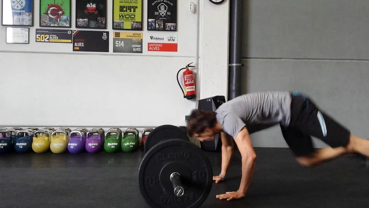 36 Bar Facing Burpees en 2' - YouTube