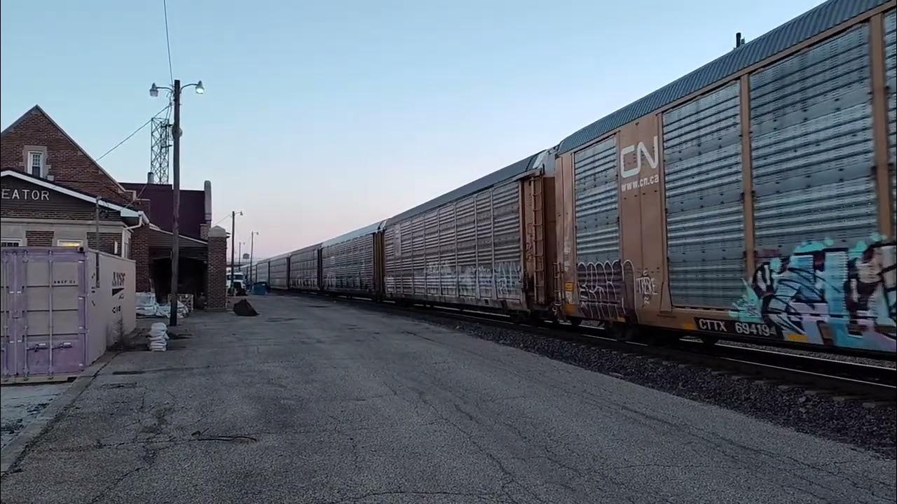 BNSF ET44C4s 3961 & 3770 lead a Westbound BNSF vehicle train through Streator, IL 02/23/24 - YouTube