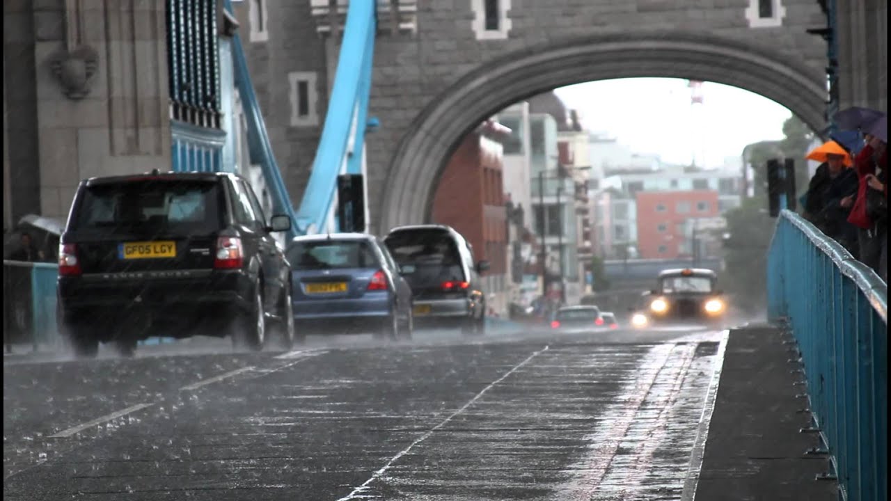 Raining at Tower Bridge, London - Canon 7D - YouTube