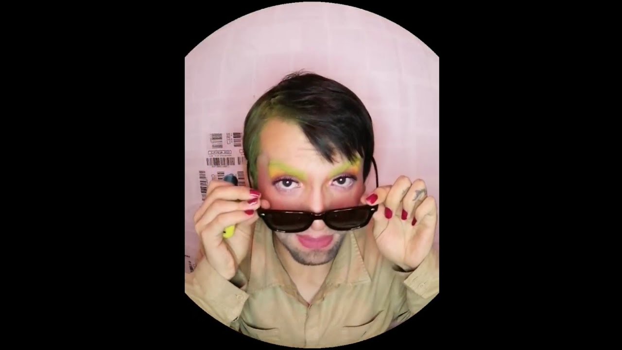 Didi Kay - Me Importa Un Pico (Video Oficial) - YouTube