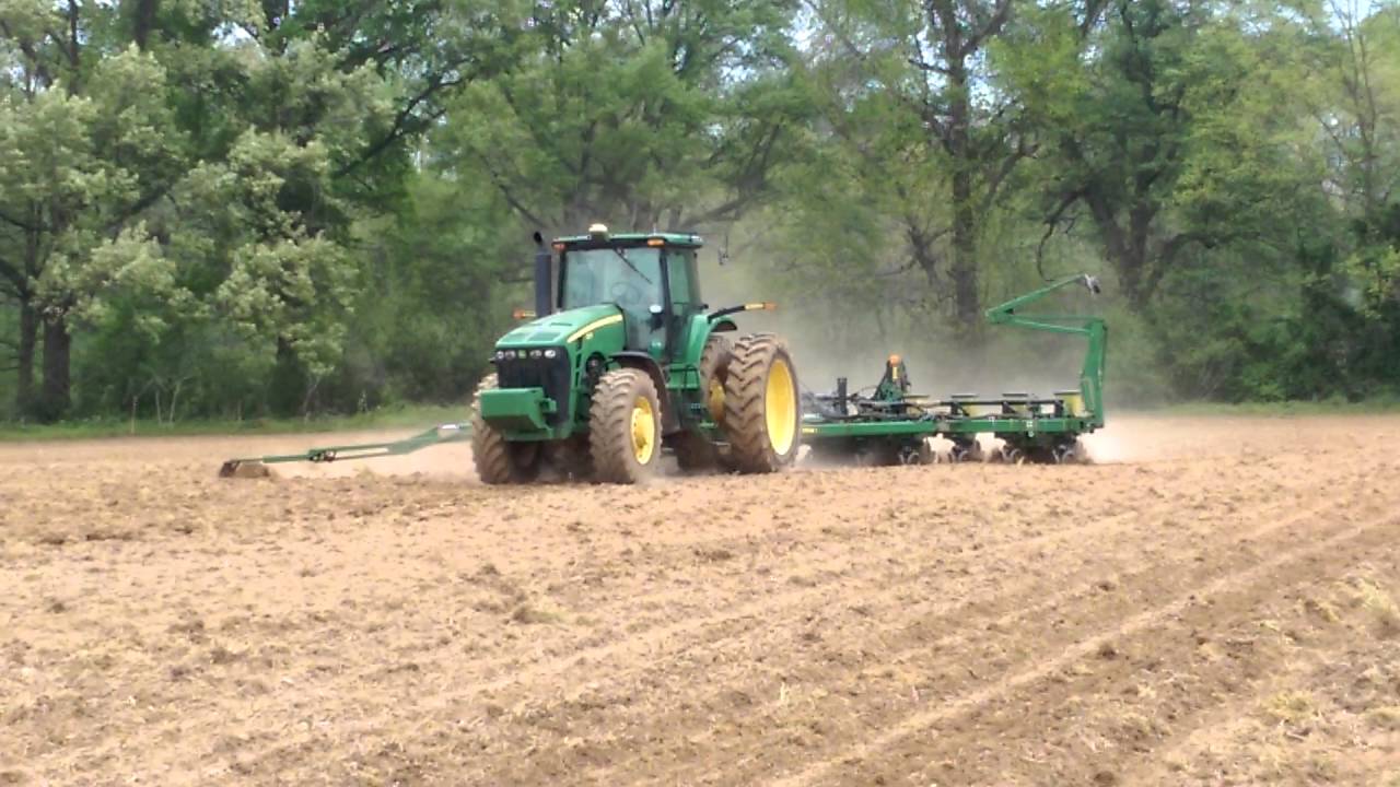 P&E Farms planting corn Northwest Alabama - YouTube