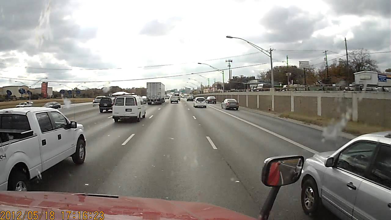 Crazy lane changes - YouTube