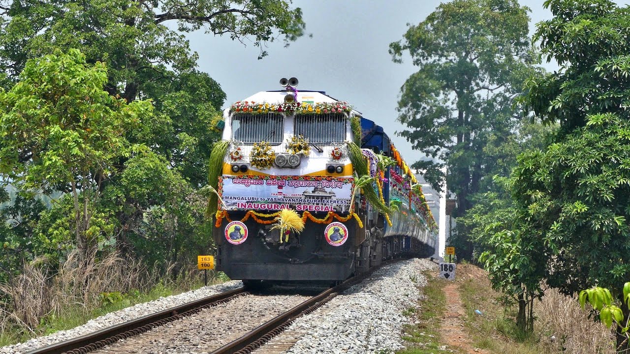 Much Awaited BRAND NEW KUDLA EXPRESS Notches Up the NETRAVATI BRIDGE ...