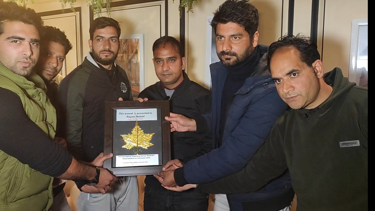 Rayees Bakshi felicitated for good coverage - YouTube