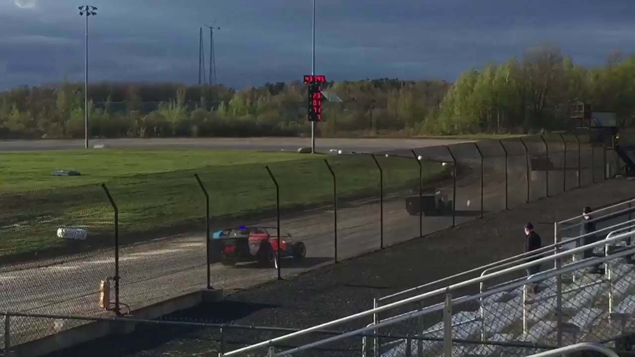 Practice at Mohawk International Speedway. - YouTube