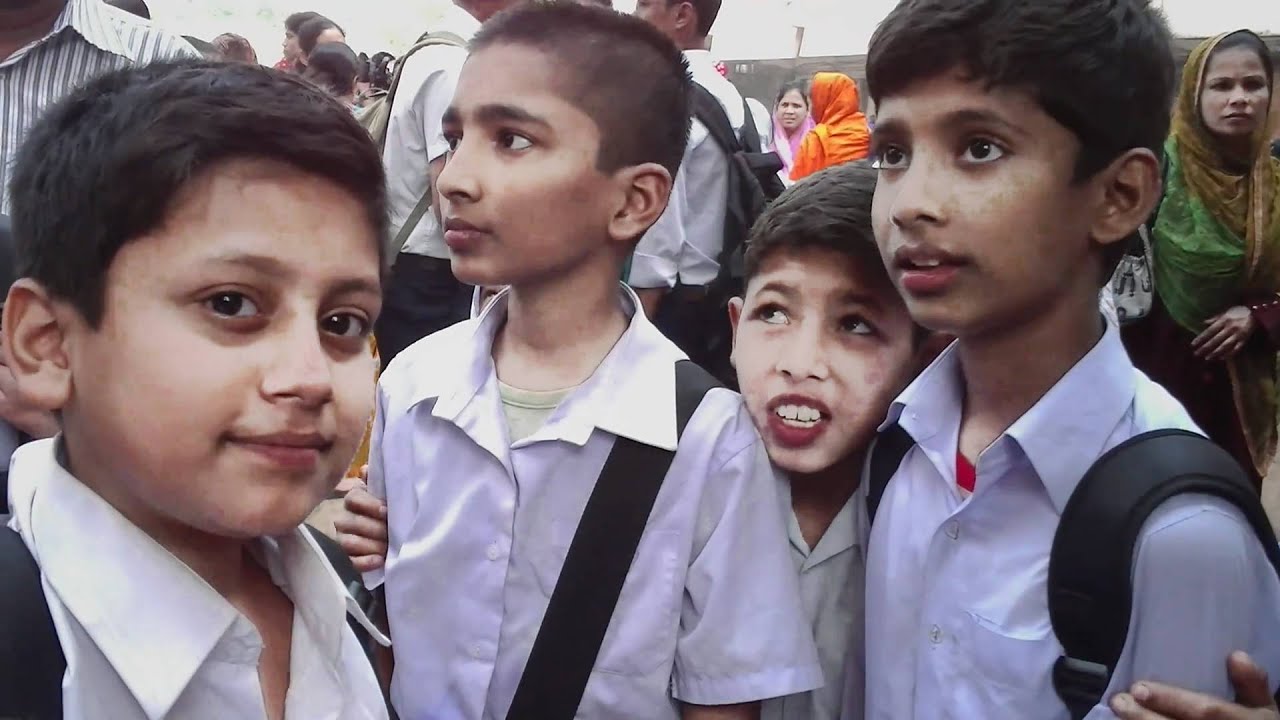 Chittagong School Children Mob - YouTube