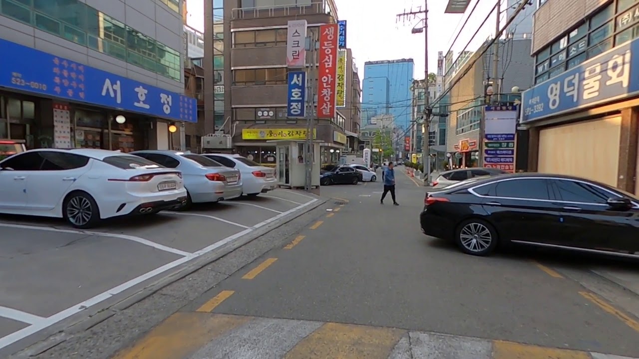 Walking in Seocho Station Exit 1,Seoul Korea.서초역1번출구 - YouTube