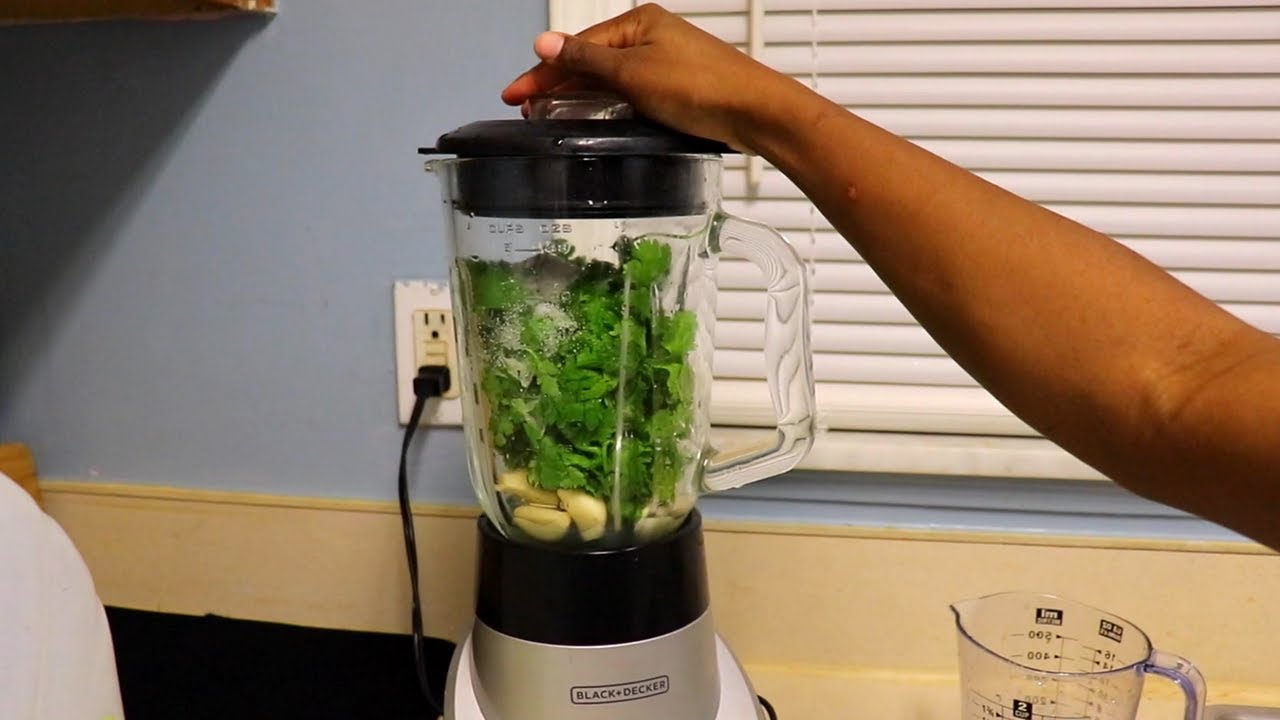 How To Make Aji Peruvian Green Sauce - YouTube