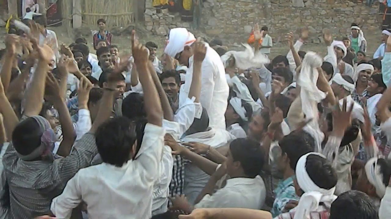 Dr.KIRODI LAL MEENA KA LIVE DANCE& GOLMA DEVI MEENA(AUND MEENA ...