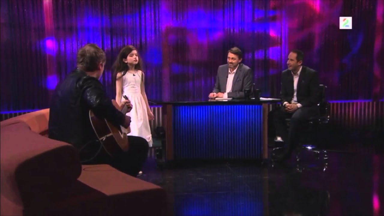 Angelina Jordan Sings "Fly Me To The Moon" on Senkveld "The Late Show ...