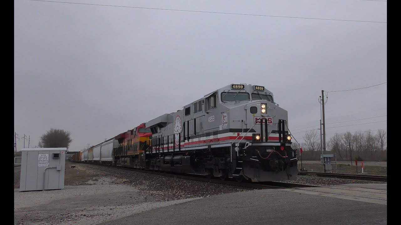 Brand New KCS 4859 "Safety First" Unit Leading Train MVNKC (3/24/20 ...