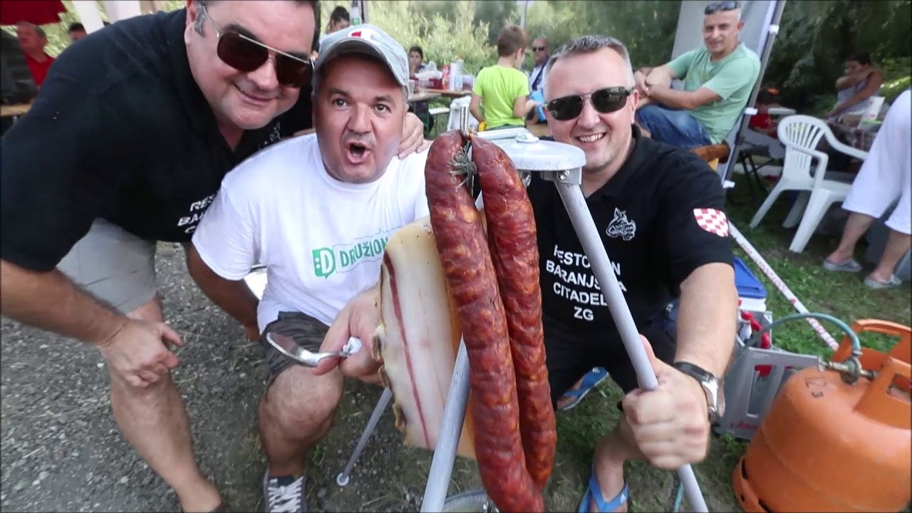 Tradicionalna Svetonedeljska fišijada uz jezero Rakitje - YouTube