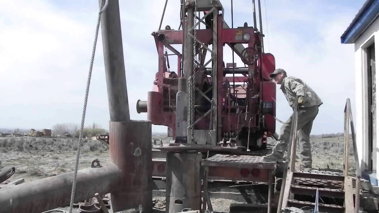 Assembling Drill String 4-25-2013 - YouTube