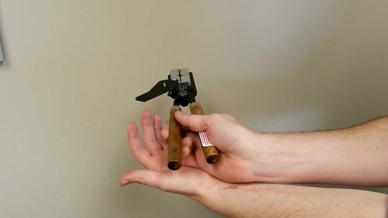 Double Cavity Mold Block Alignment - YouTube