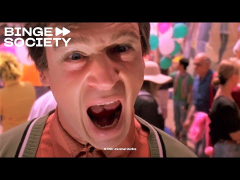 Darkman (1990) - Showing His Dark Side in Public