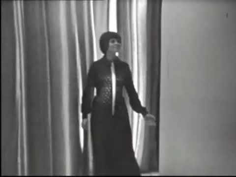 Mireille Mathieu - La Chanson des Souvenirs (Télé Dimanche, 13 juin 1971)