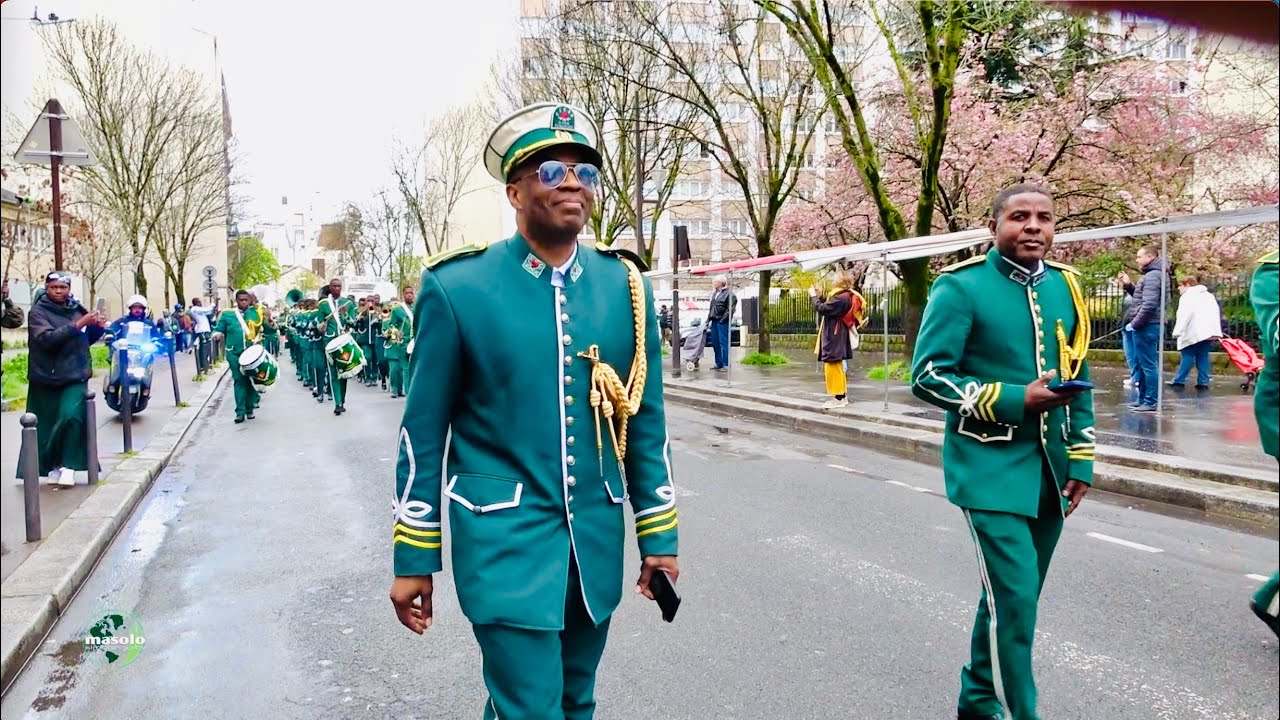 LA MARCHE DE L'EGLISE KIMBANGUISTE A PARIS - REPORTAGE - YouTube