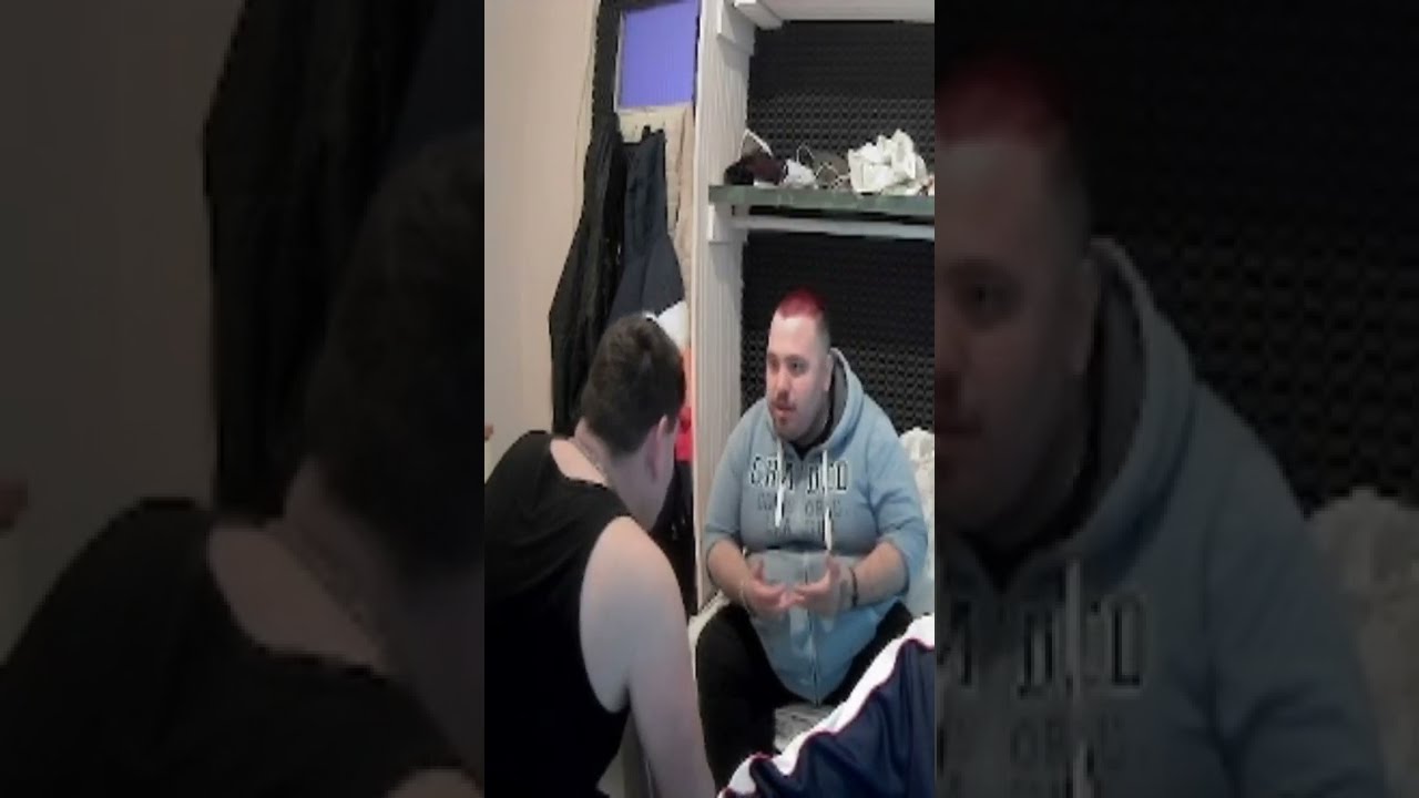 Daddy Tsoulfa Φέρμαρε Ρούχα απ΄το Mall με Πίκατσου - YouTube