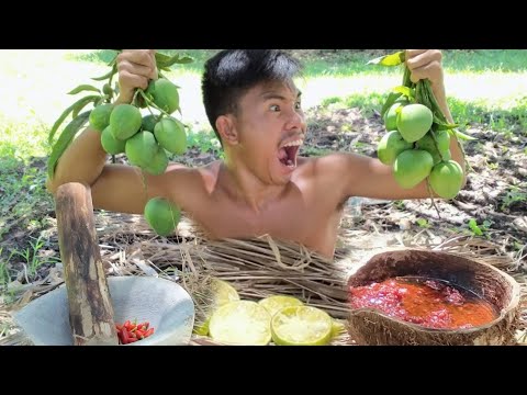 Eating Green Manggo with spicy Hipon & Lemon (Mouth Watering) Boy Tapang 🍏🥵🌶️