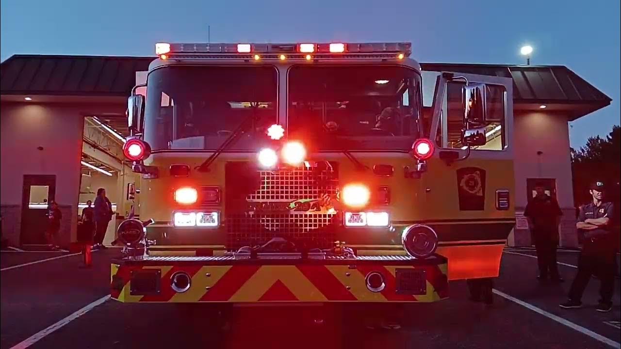 [SLOW MOTION] West Earl Fire Company Engine 29-1 Rotoray/Mars light demo. 10/8/2024 - YouTube