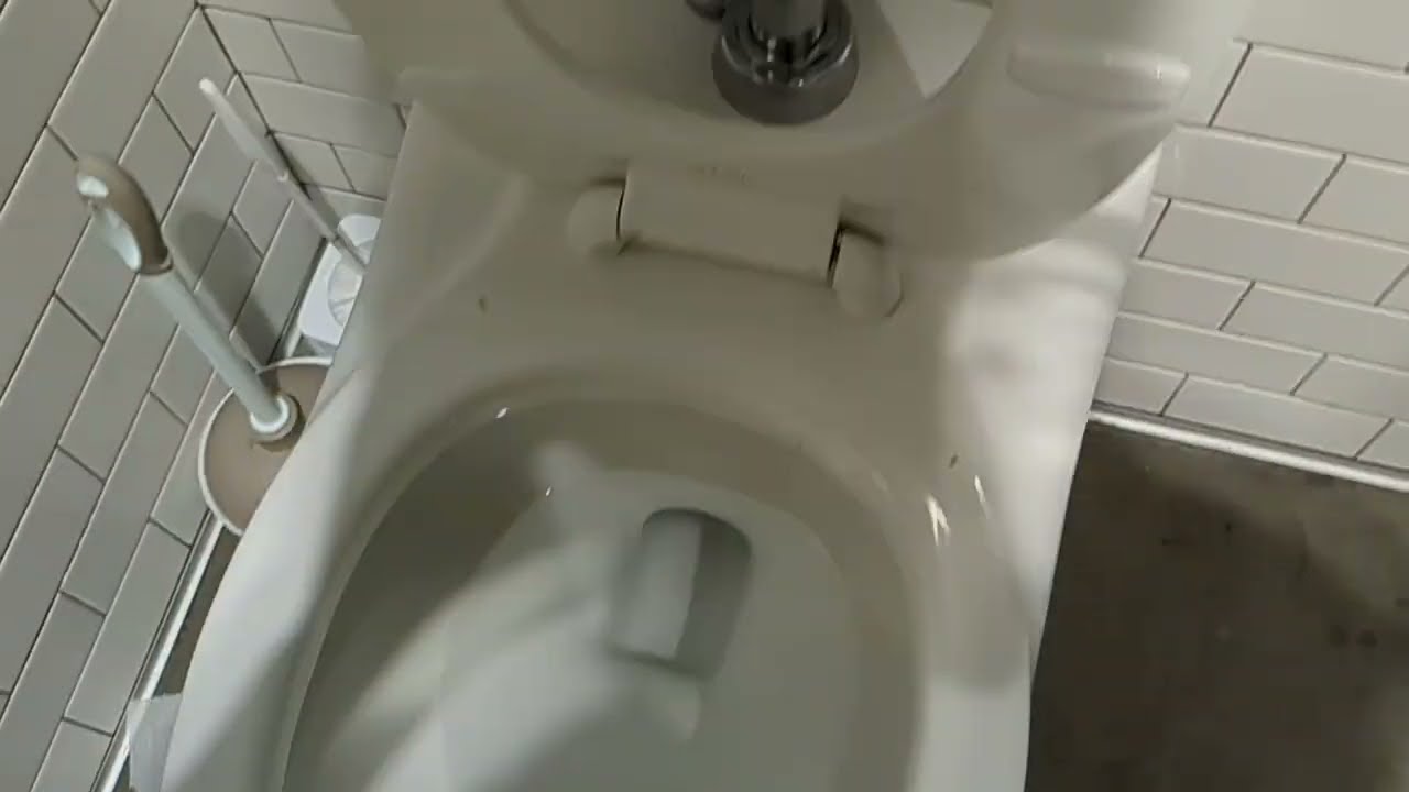 REI | Unisex Restroom Tour | Summit Blvd | Birmingham, AL - YouTube