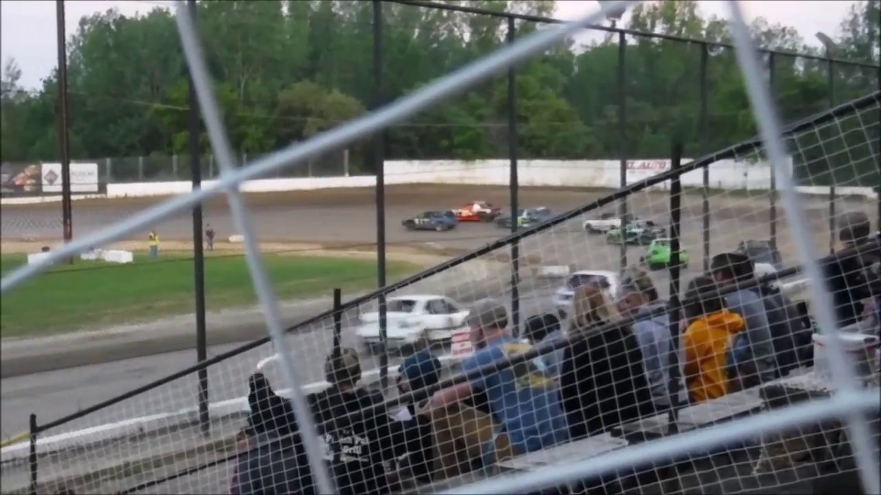 Brewerton Speedway - June 17, 2017 - 4-cylinder main - YouTube