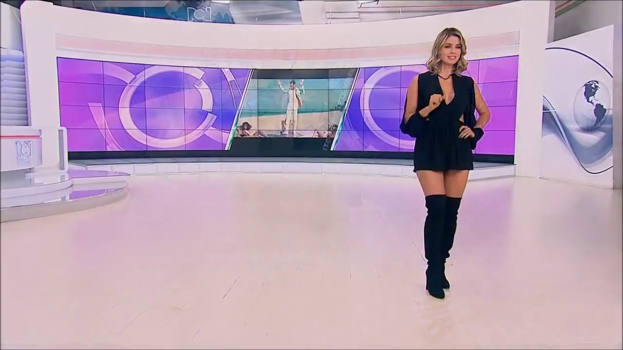 Tv presenter Cristina Hurtado wearing black thigh high boots 2 - YouTube