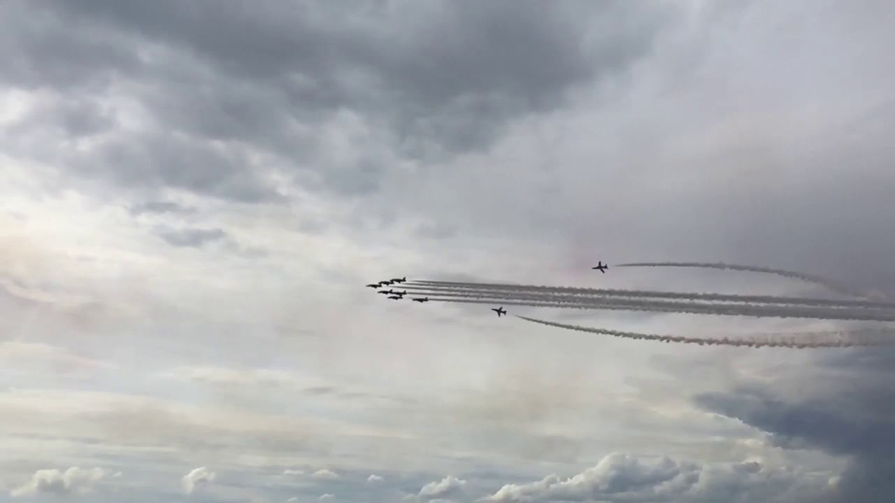 Jet plane show - YouTube