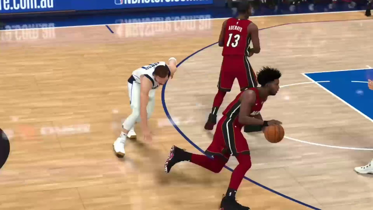 NBA2K20 Porzingis block - YouTube