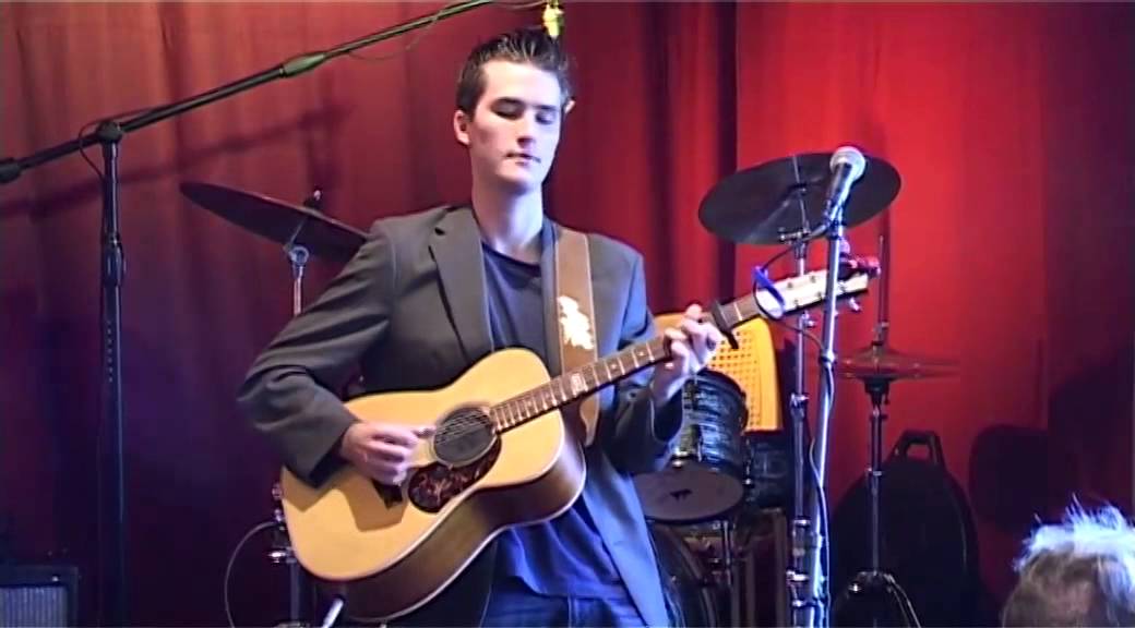 Martin Foote – Moving On - YouTube