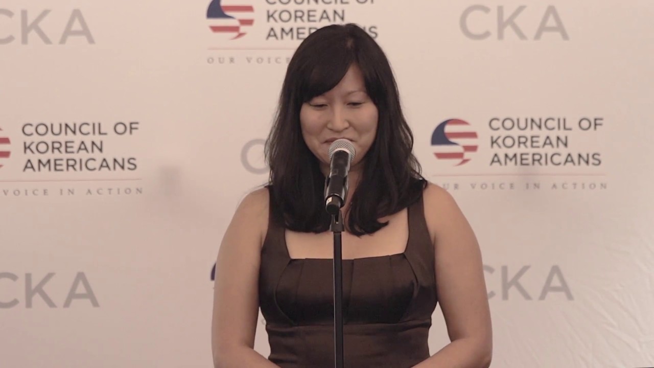 ROAR Story Slam 1st Place Winner: Jen Kim - YouTube