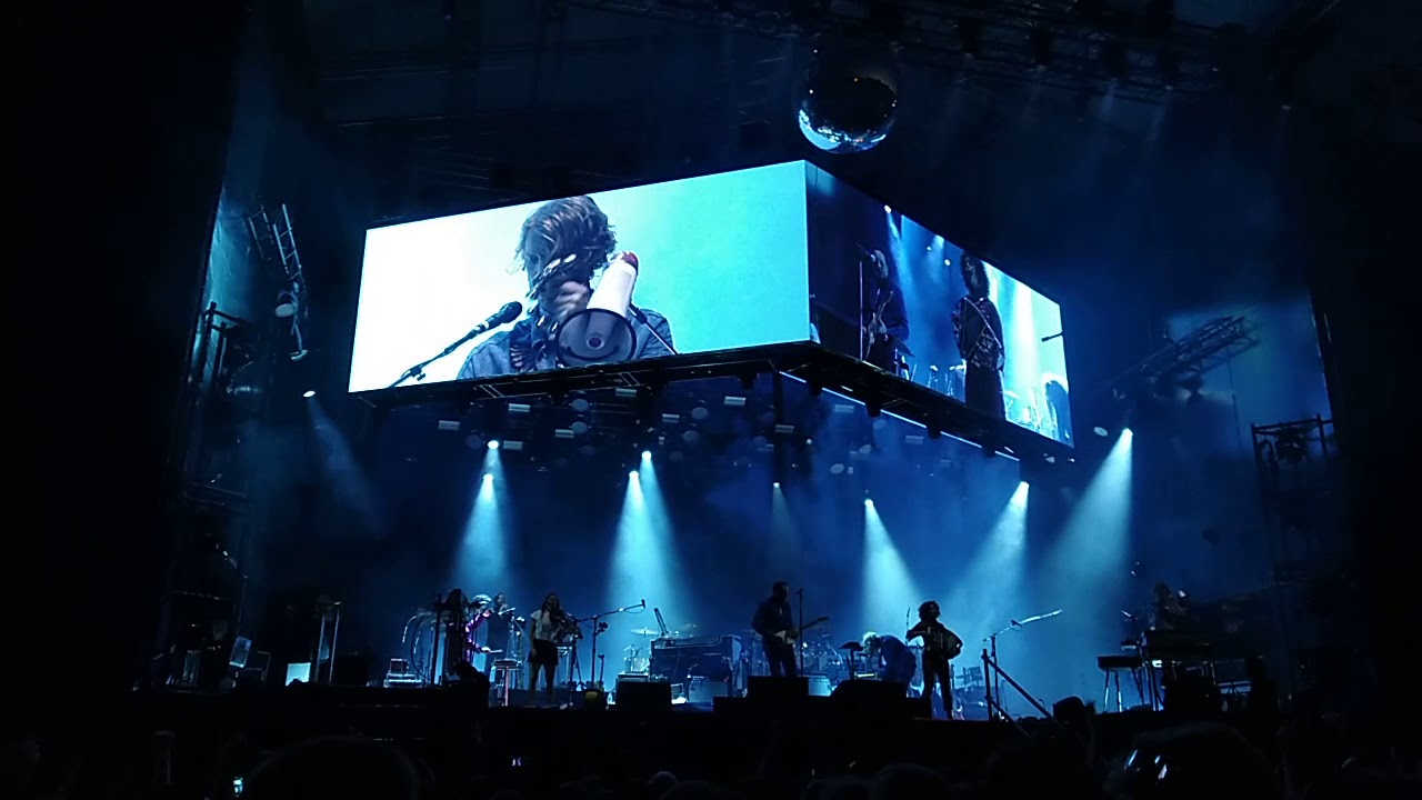 Arcade Fire - Neighborhood #2 (Laika) (fragment) Afisha Picnic Festival ...