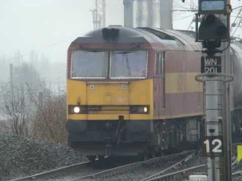 EWS Class 60 heads through Warrington 26/11/07 - YouTube