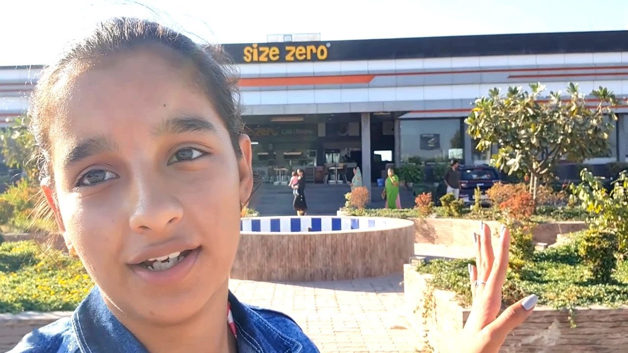 Bhuj Ke Hotel Mein Hamara Popat Ho Gaya - Trapti Tomar Vlogs - YouTube