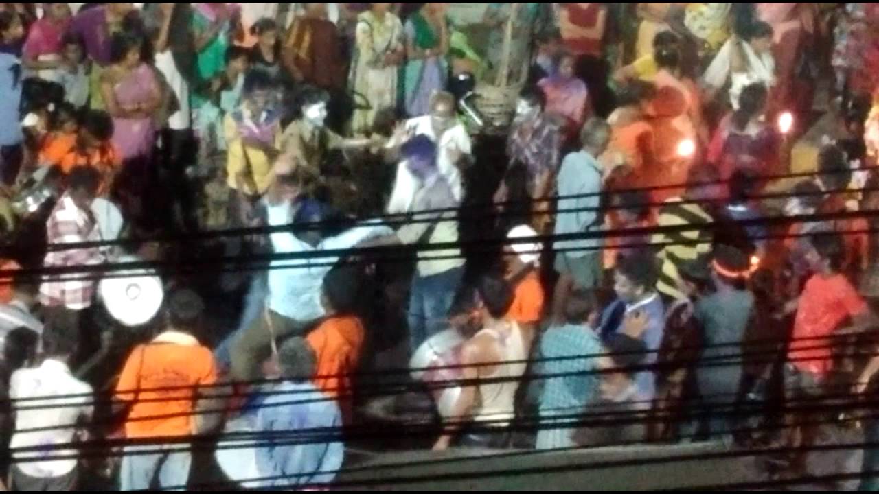 Ganesh Visarjan - Dance Then Cause Fight At Rally! - YouTube