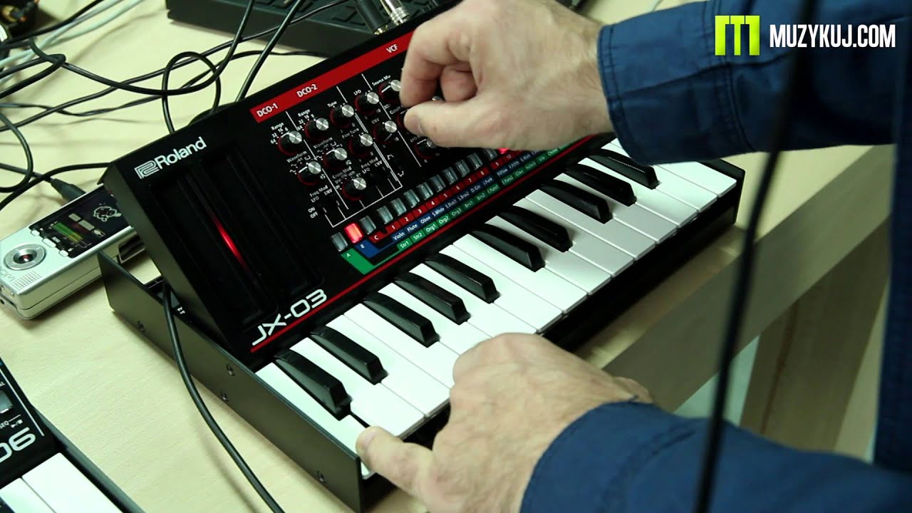 Roland Boutique JX 03 - YouTube