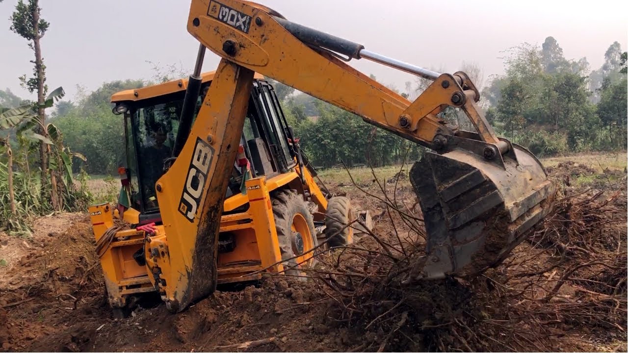 JCB Backhoe 3DX Machine Digging Out Tree Roots @droneplanet2040 - YouTube
