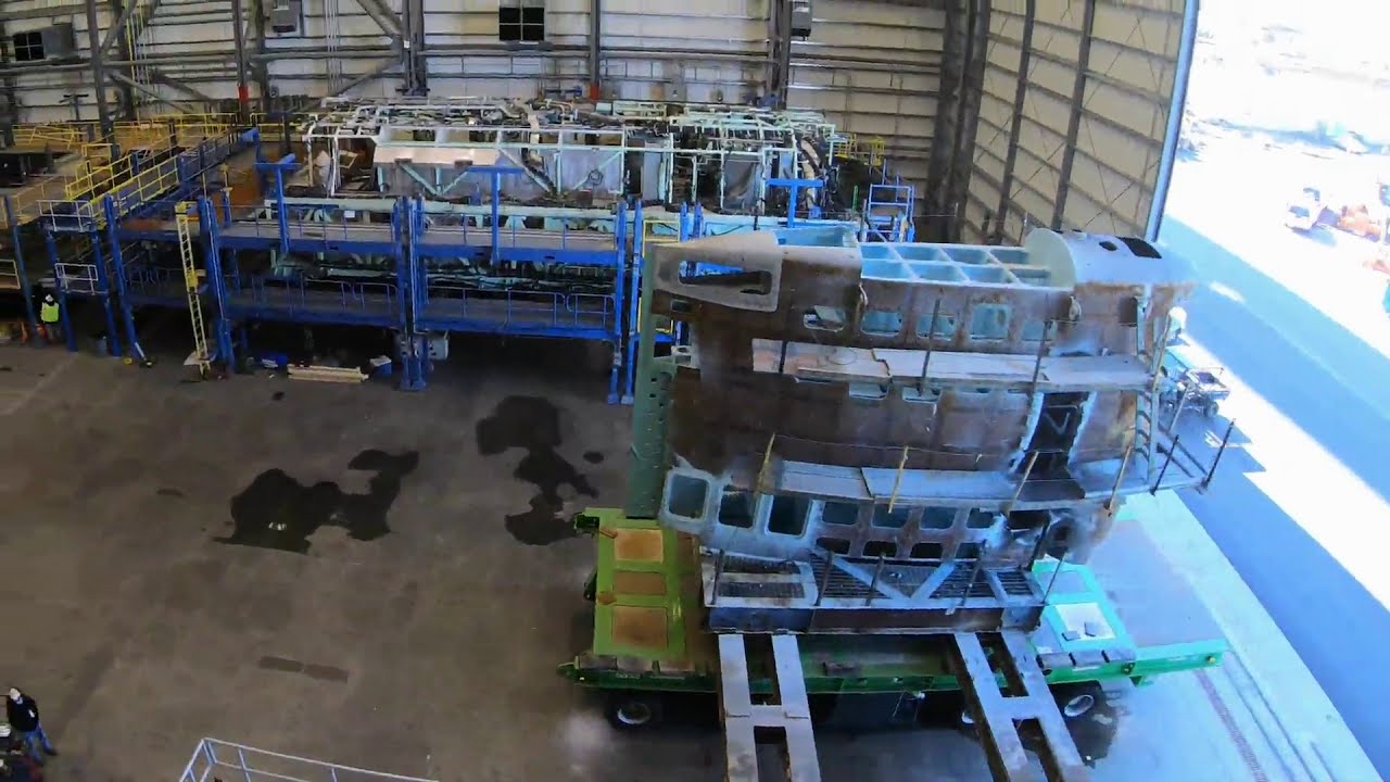 First Modules Move Into New Submarine Facility - YouTube